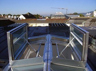 Wartung von Feuerlöschgeräten, RWA-Anlagen, Brandschutztüren & mehr